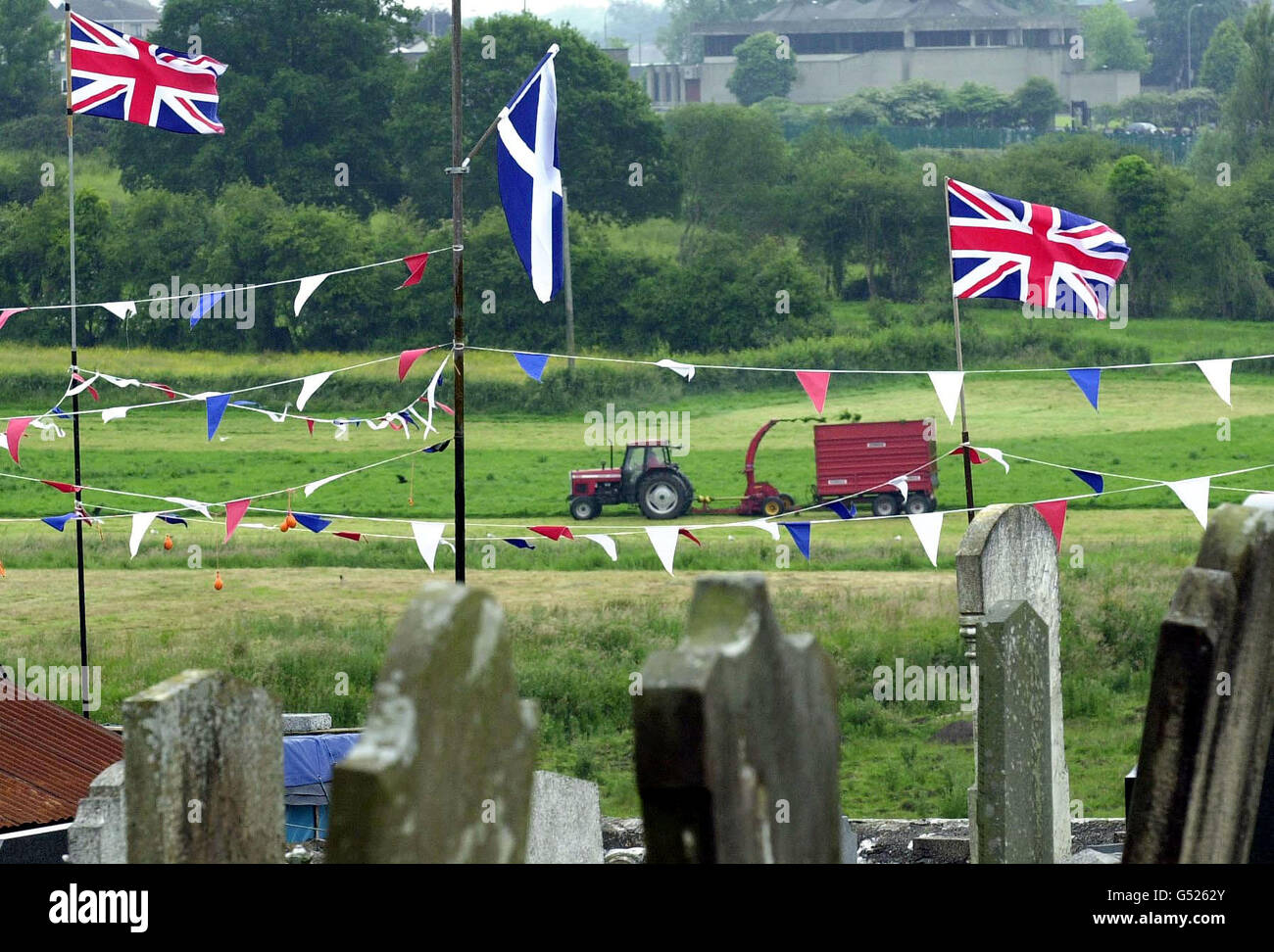 Drumcree fields orange march hi-res stock photography and images - Alamy