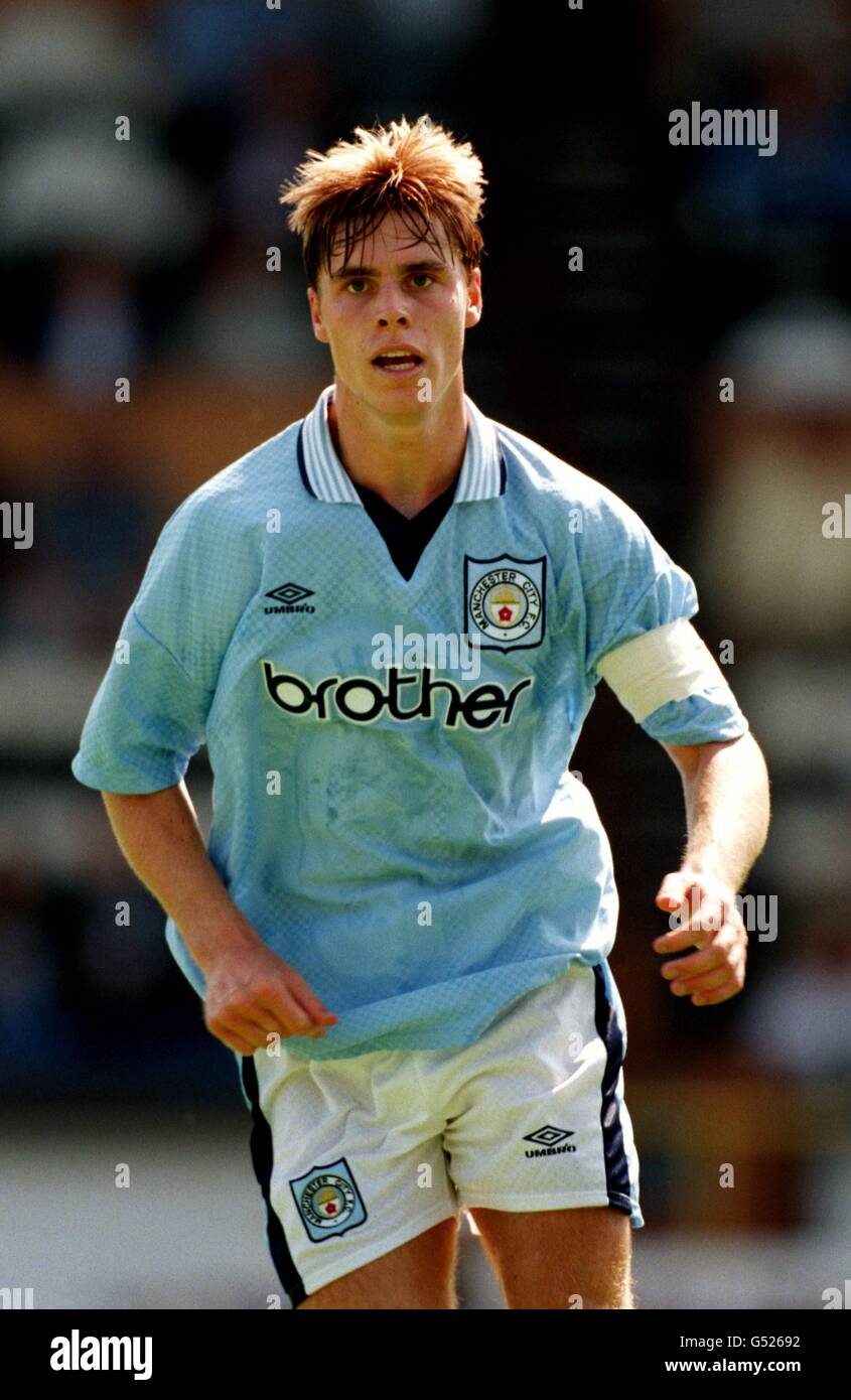 Garry flitcroft manchester city hi-res stock photography and images - Alamy