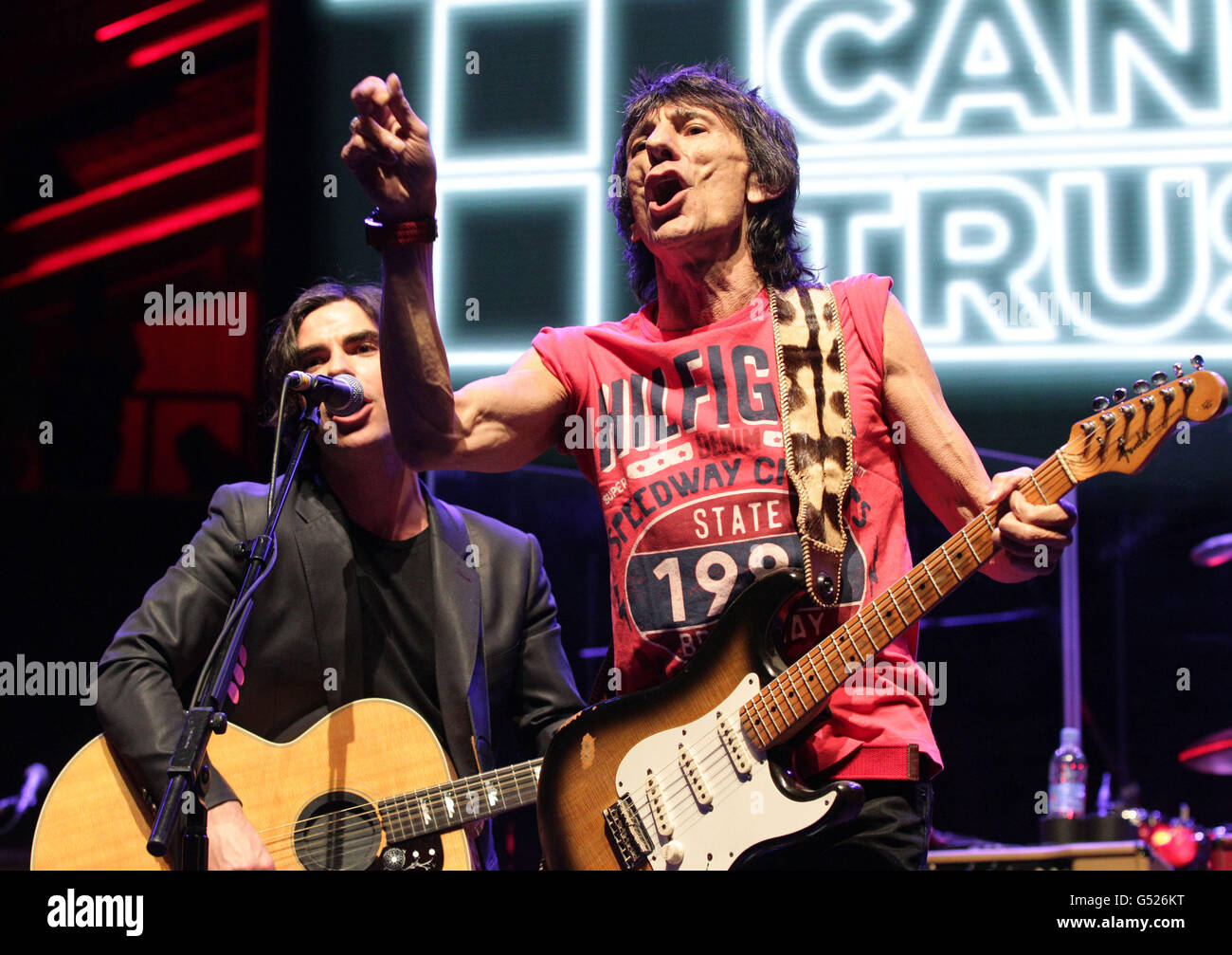 Teenage Cancer Trust Gigs - Ronnie Wood - London Stock Photo - Alamy