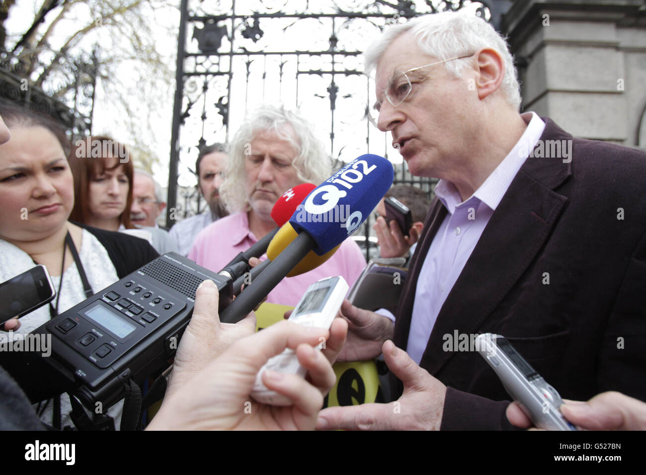Socialist Joe Higgins speaks on behalf of nine TDs supporting the ...