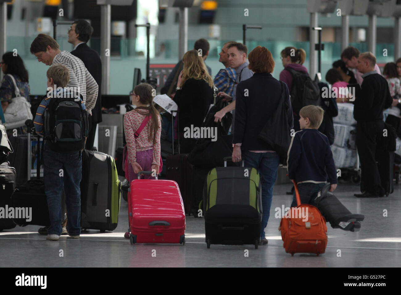 Airport drop off bags hi-res stock photography and images - Alamy
