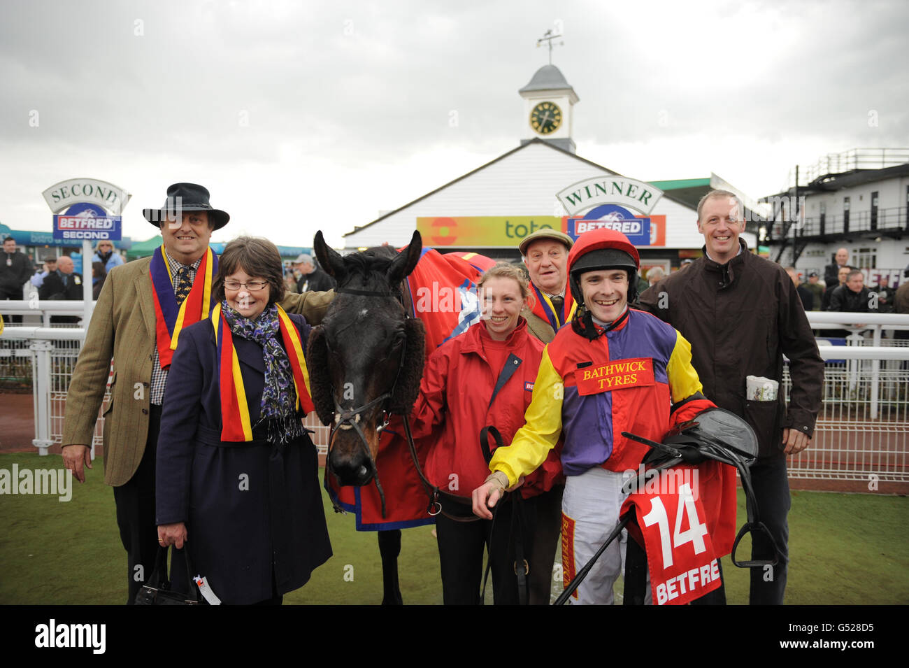 Uttoxeter race course hi-res stock photography and images - Alamy