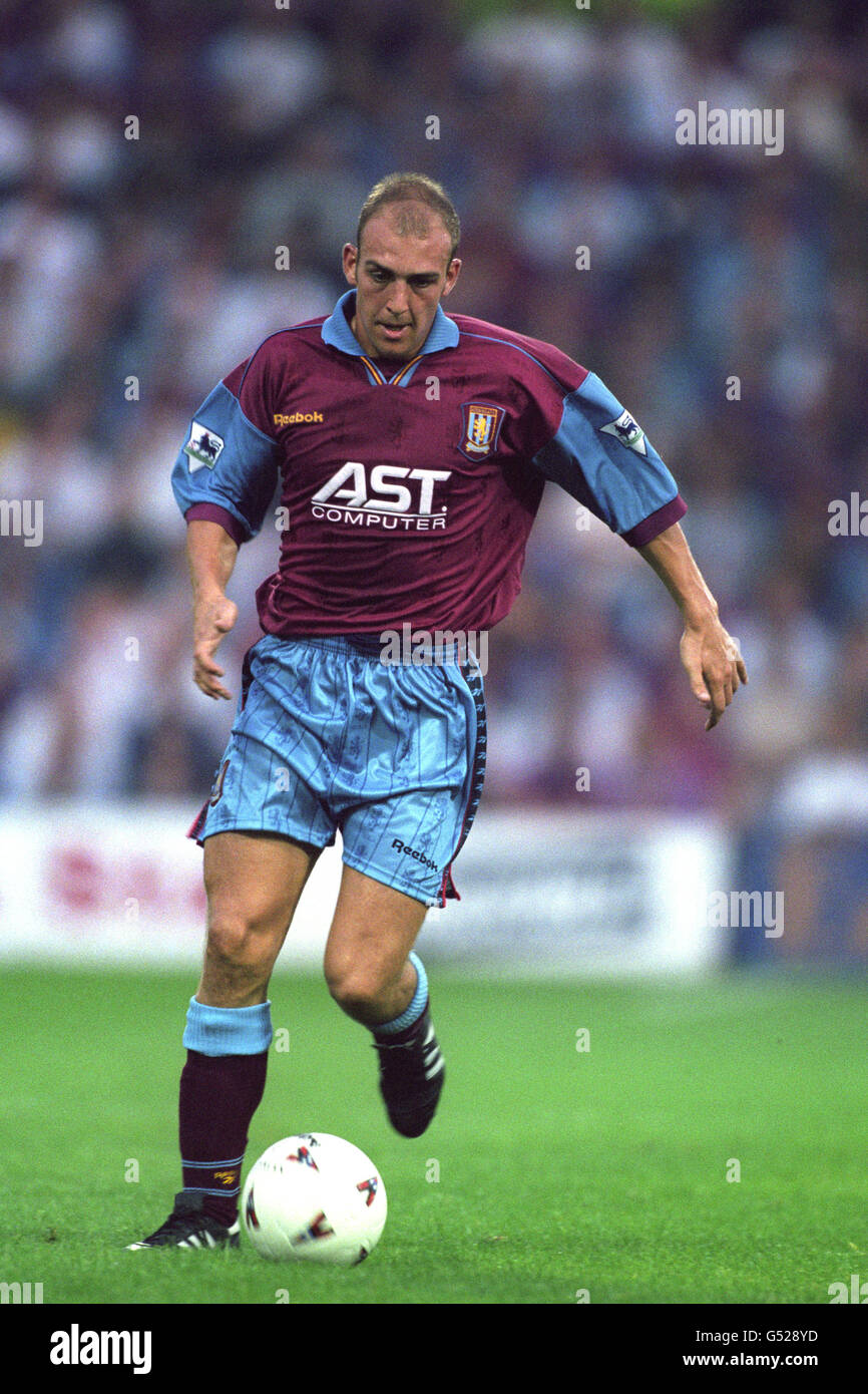Mark Draper, Aston Villa Stock Photo - Alamy