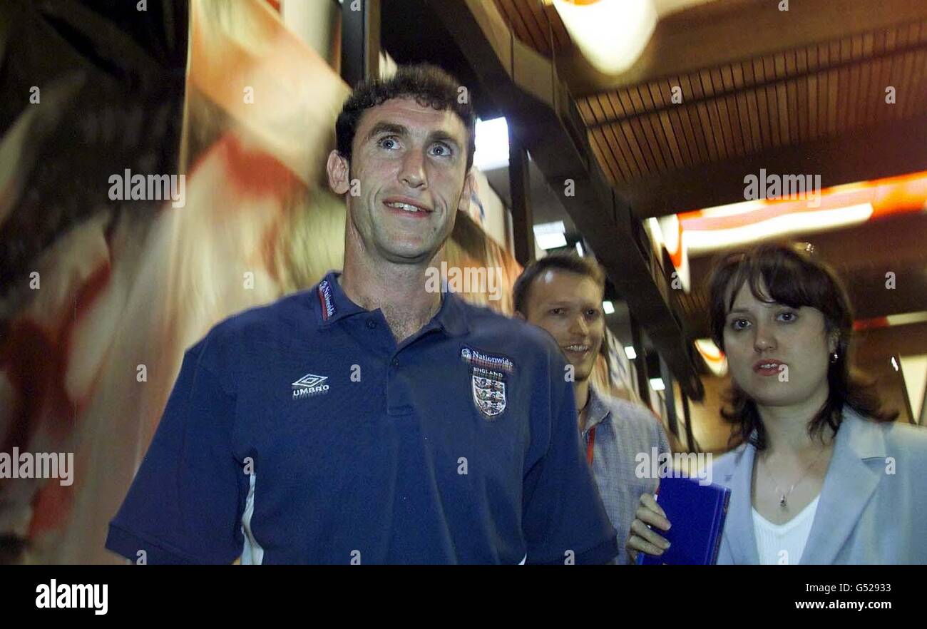 England EURO 2000 Keown Stock Photo - Alamy