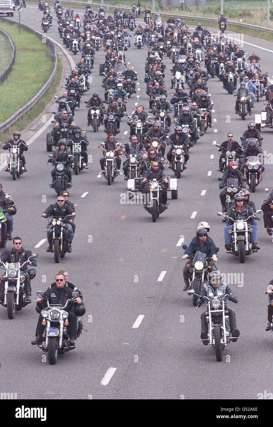 Hundreds of hells angels hi-res stock photography and images - Alamy