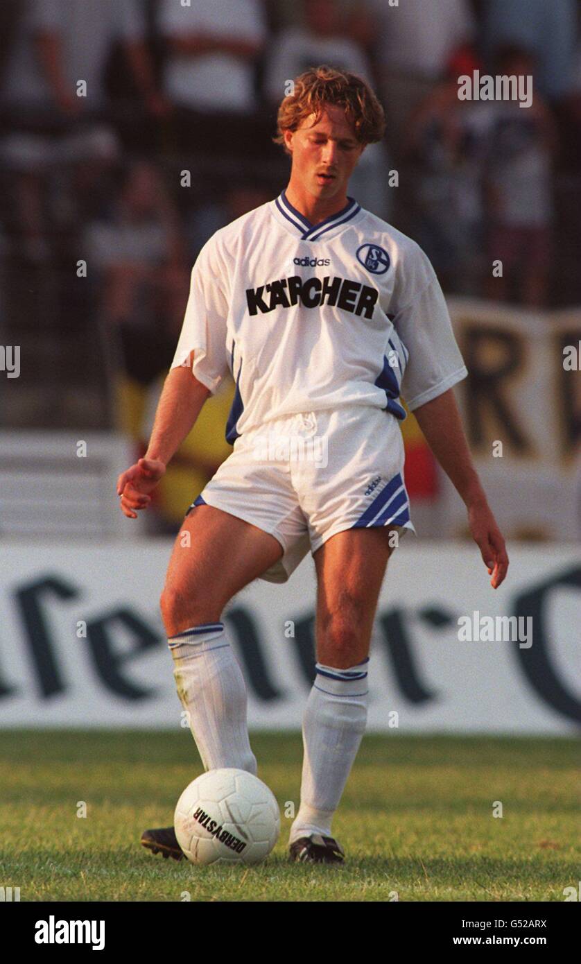 GERMAN SOCCER. THOMAS LINKE, FC SCHALKE 04 Stock Photo - Alamy