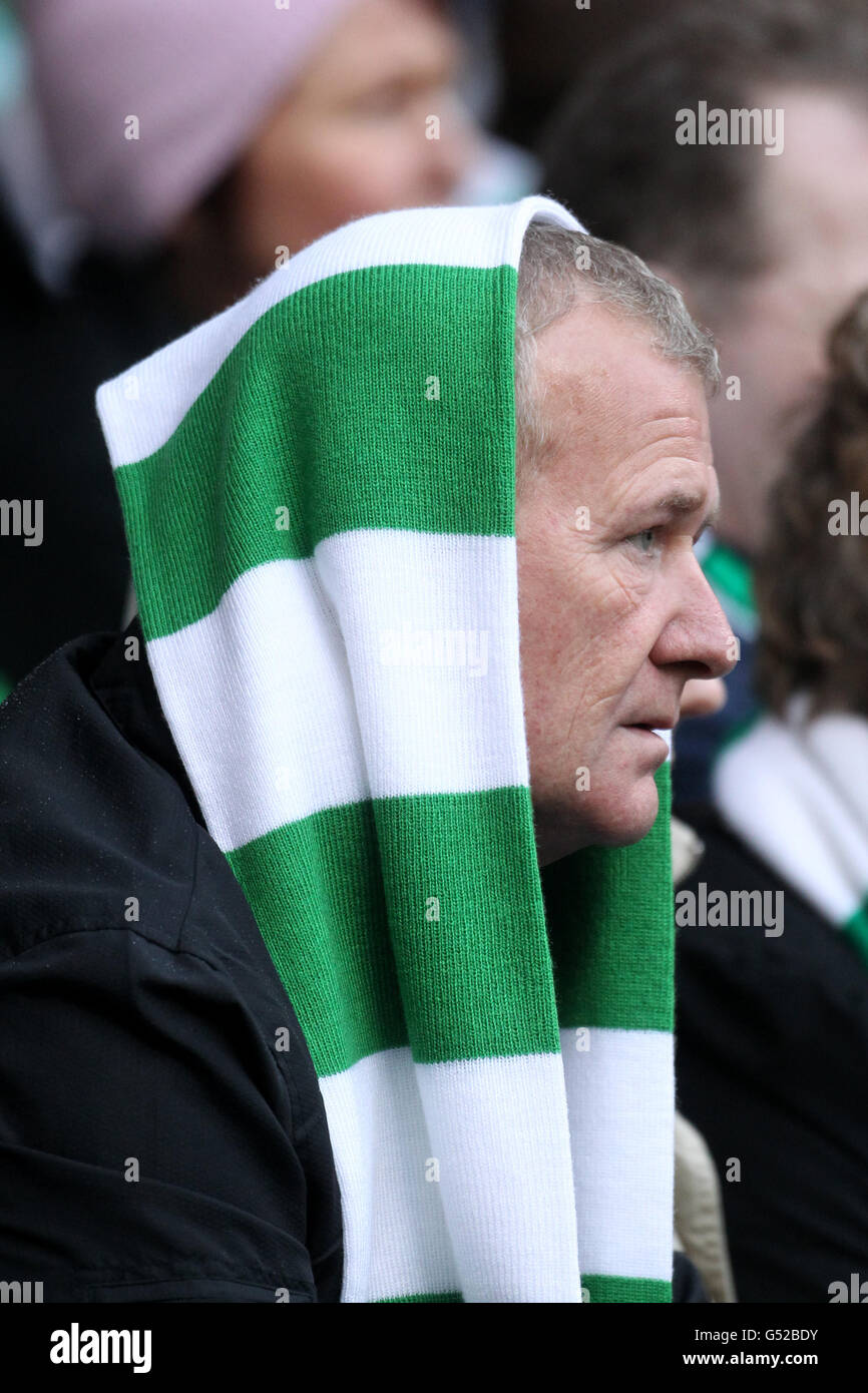 Celtic football club scarf hi-res stock photography and images - Alamy