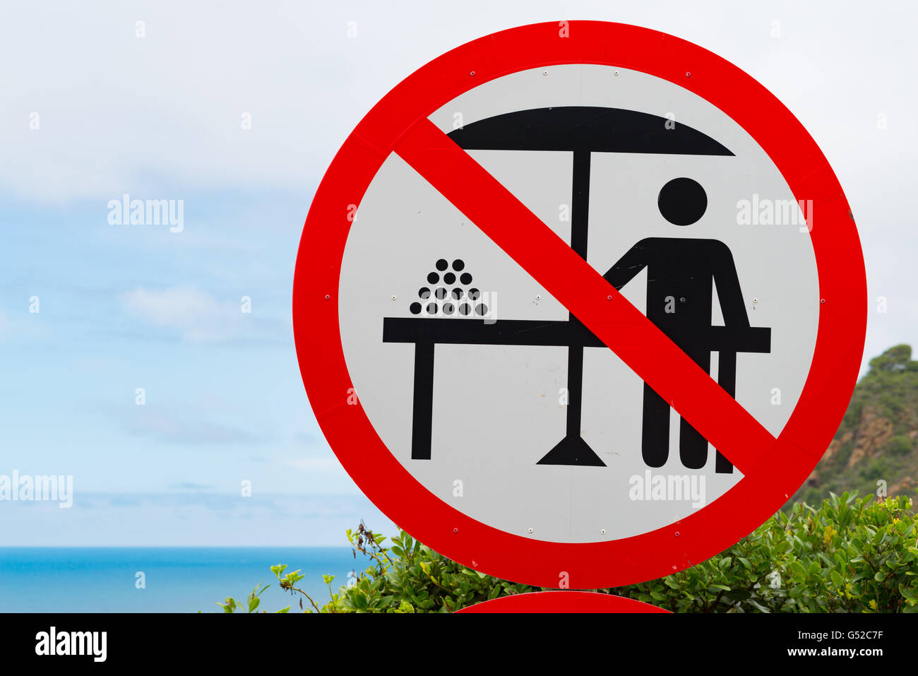 No hawkers sign hi-res stock photography and images - Alamy