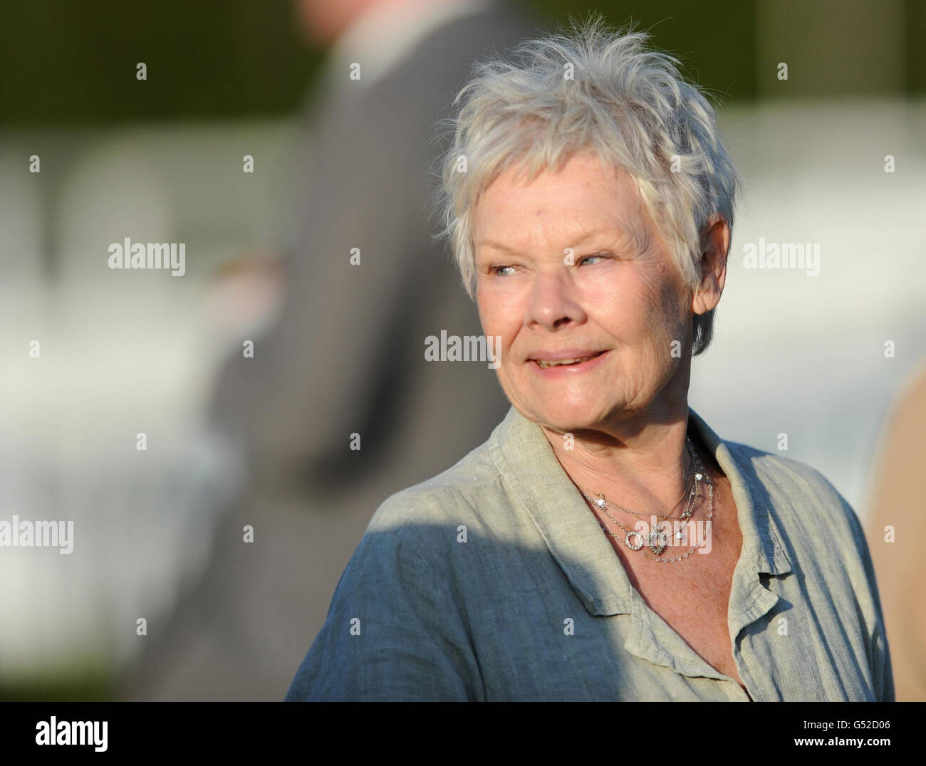 Judy dench hi-res stock photography and images - Alamy