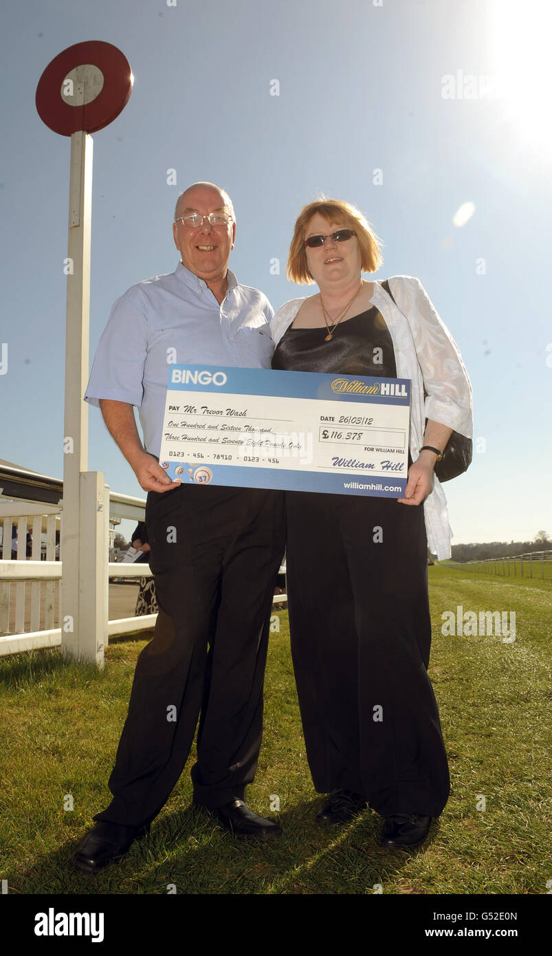 Horse Racing - William Hill Afternoon Racing - Lingfield Racecourse ...