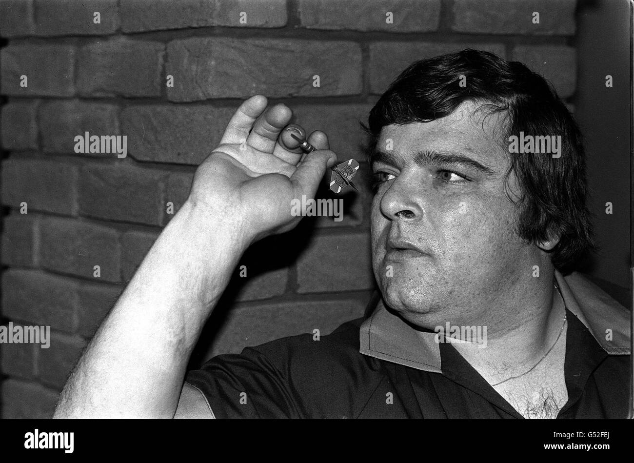 Darts champion jocky wilson hi-res stock photography and images - Alamy