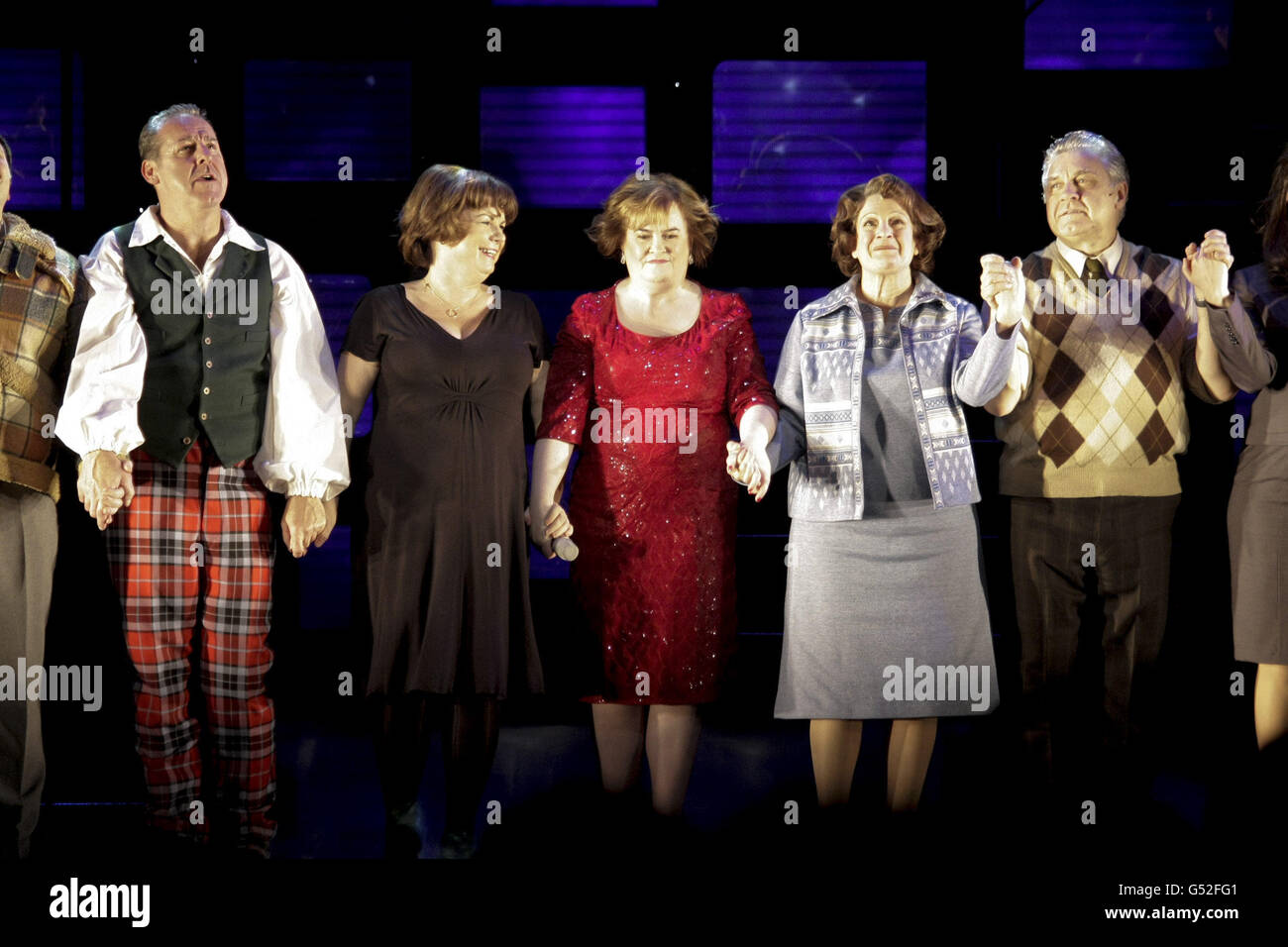 Susan Boyle appears on stage, with actress Elaine C Smith (second left ...
