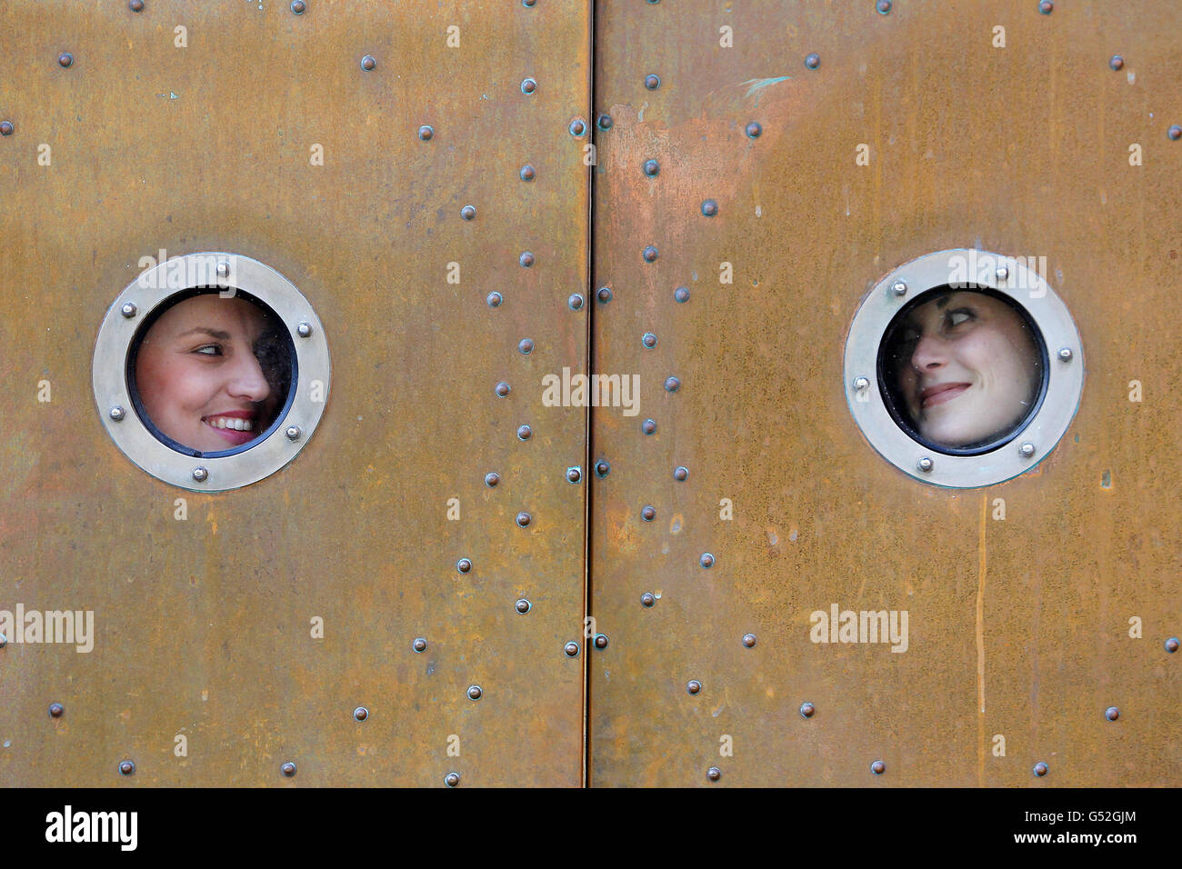 Sarah griffin left and ranae von meding hi-res stock photography and ...