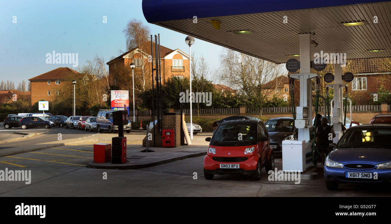 Tesco petrol tankers hi-res stock photography and images - Alamy