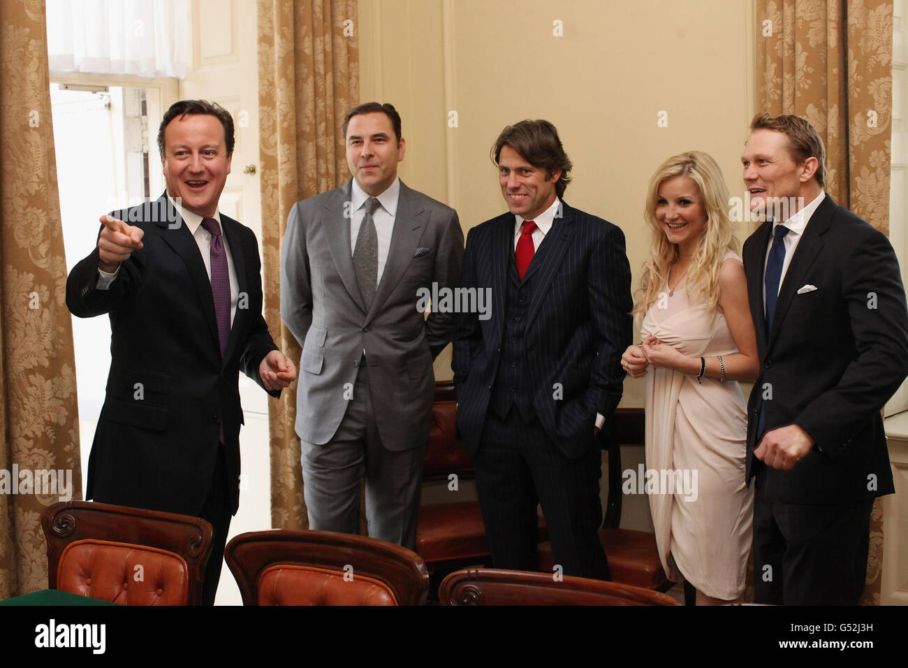 Prime Minster David Cameron (left) meets with former England Rugby ...