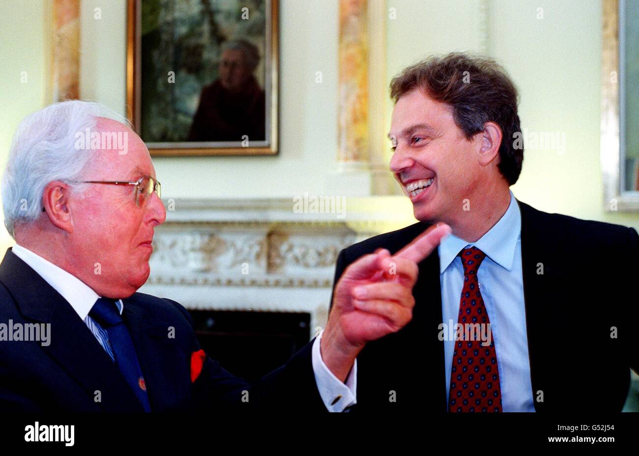 Lord brian rix hi-res stock photography and images - Alamy