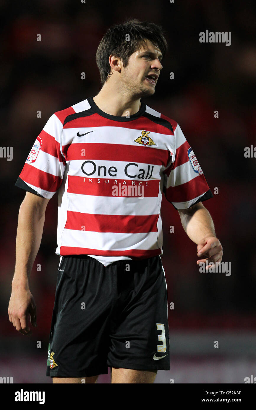 George friend football hi-res stock photography and images - Alamy