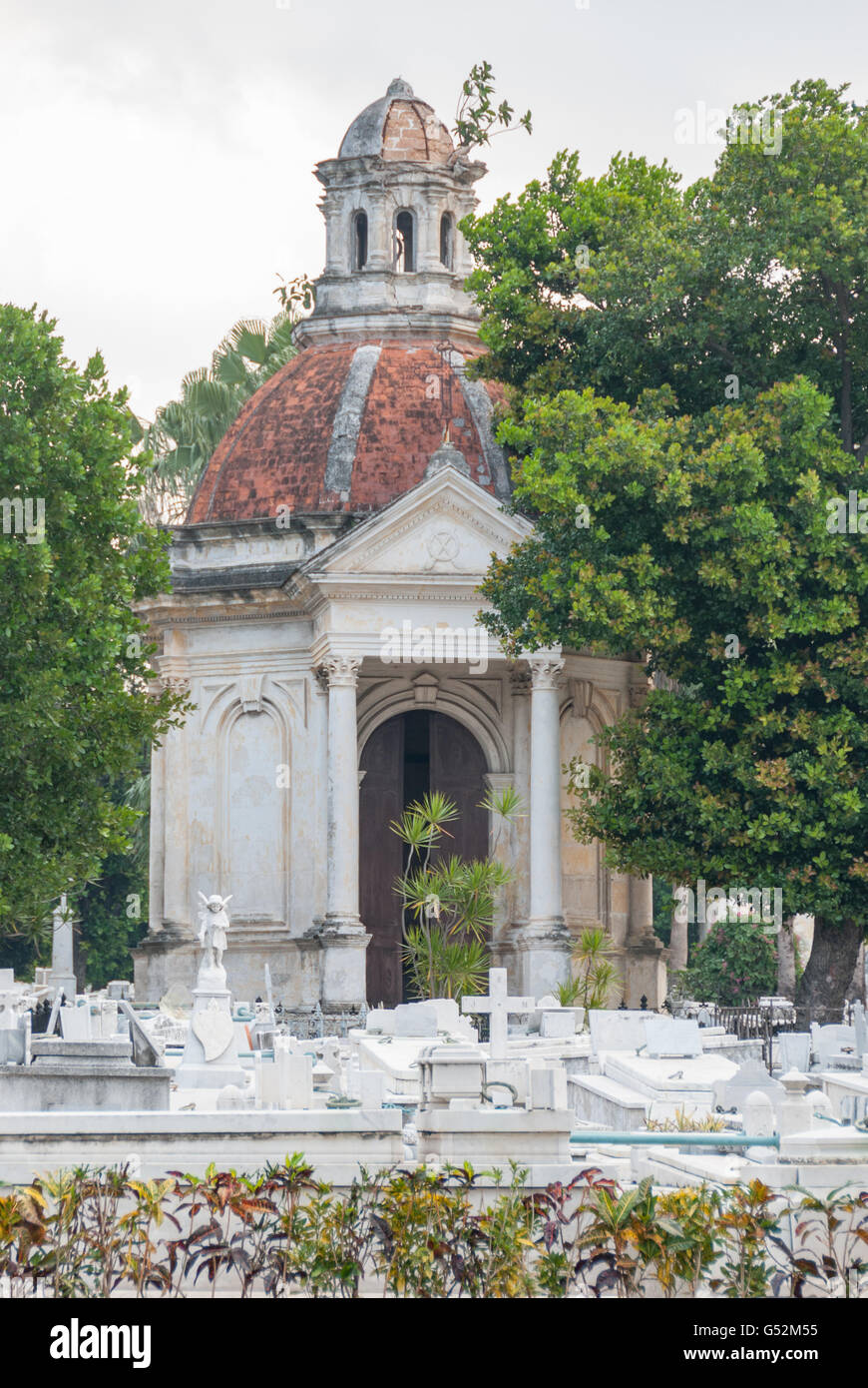 Cuba, Havana, buildings in the cemetery, Cementerio Cristóbal Colón ...