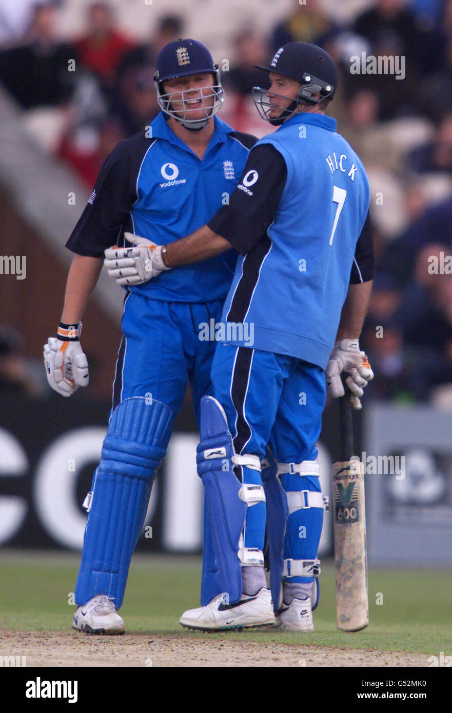 Four day friendly cricket match hi-res stock photography and images - Alamy