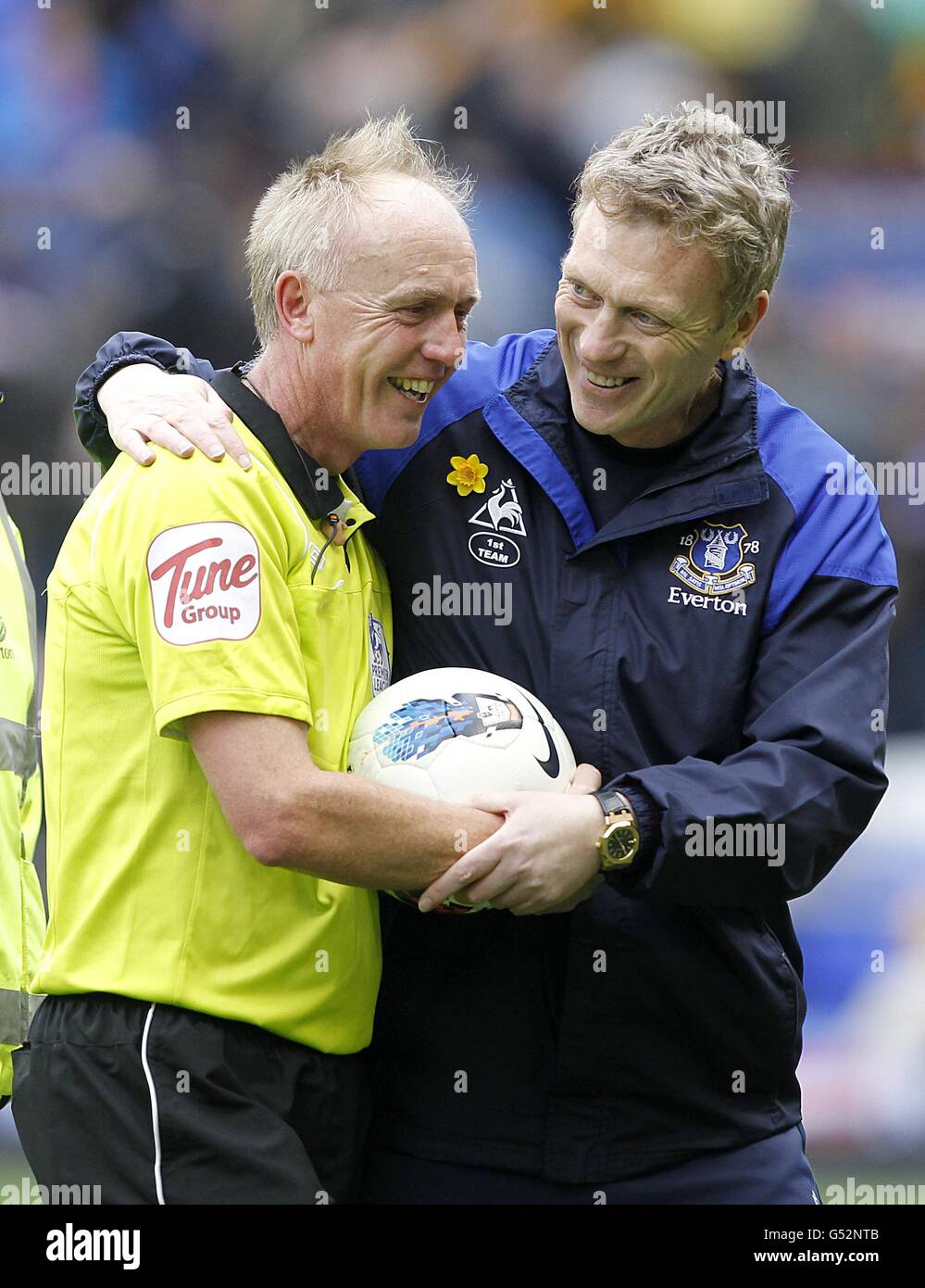 The referee peter walton hi-res stock photography and images - Alamy