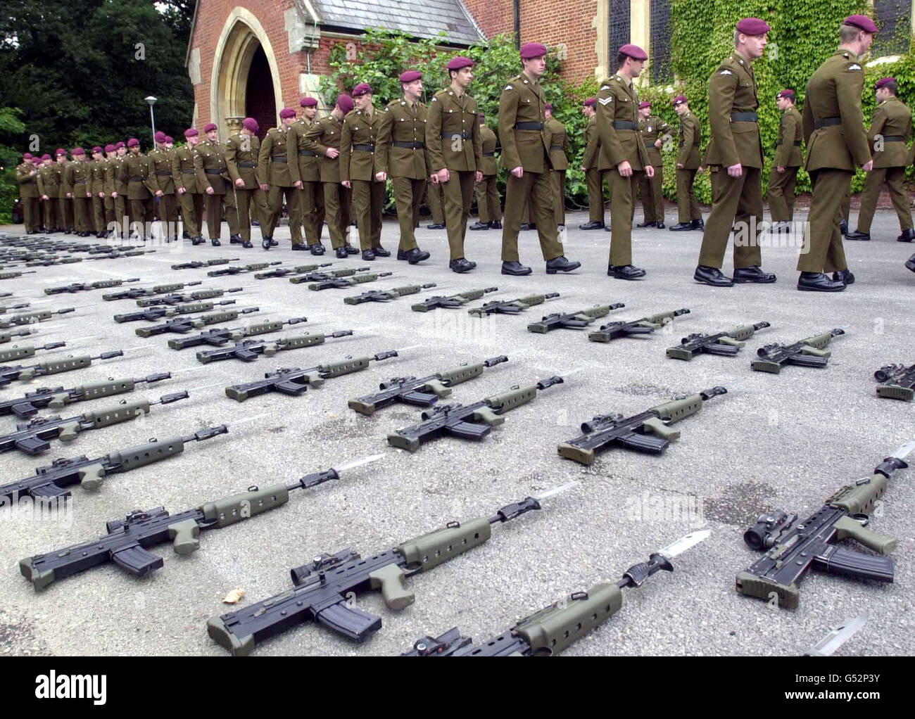 Paras uniform hi-res stock photography and images - Alamy