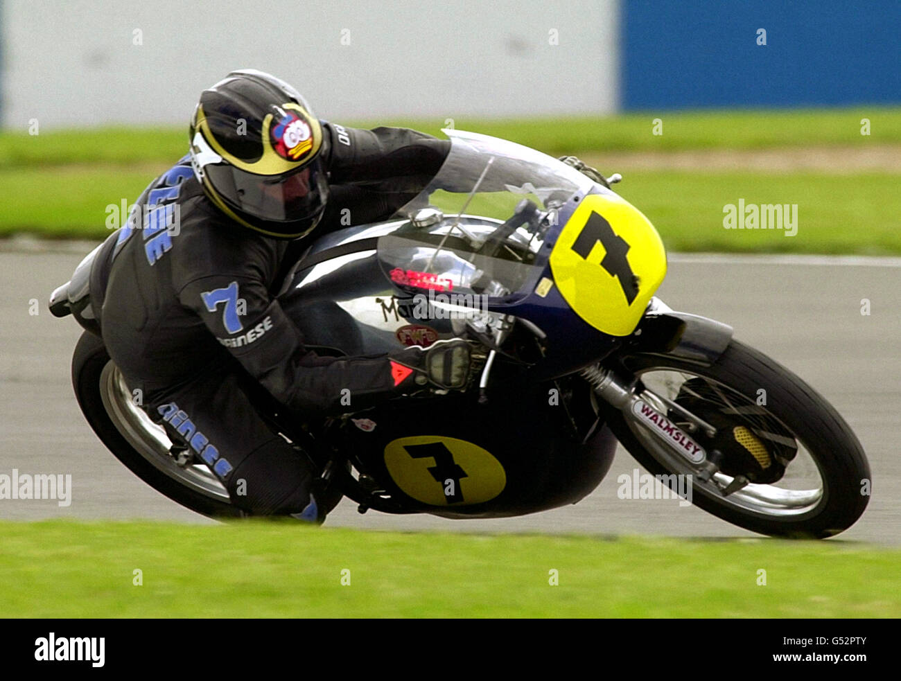 Barry Sheene in qualifying practice before Race 1, the International ...