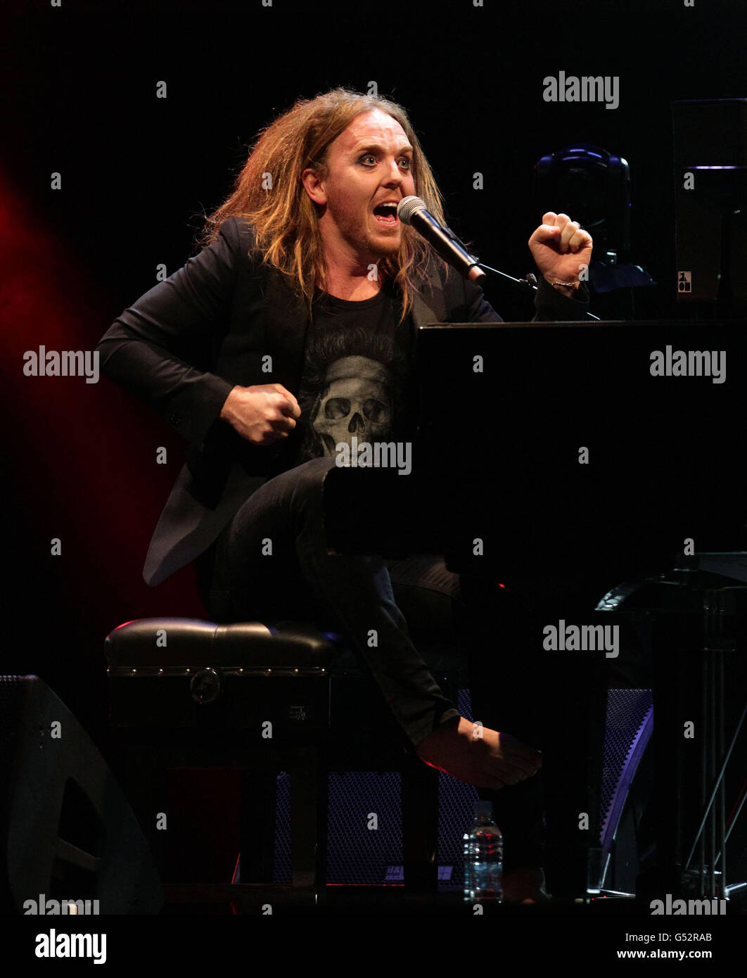 Tim minchin stage hi-res stock photography and images - Alamy