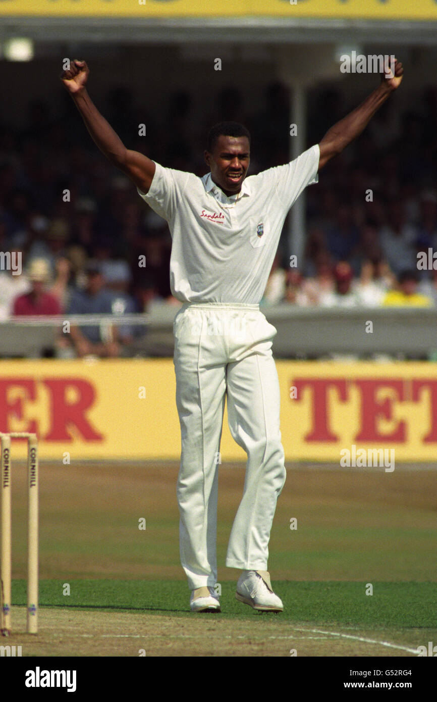 Ian bishop hi-res stock photography and images - Alamy