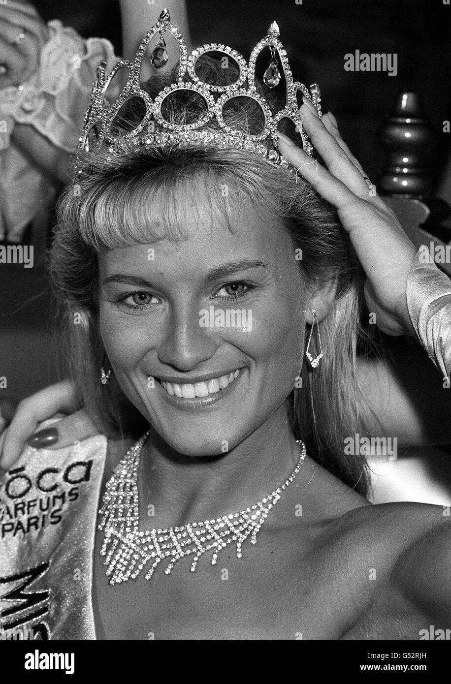 Miss UK 1987 Stock Photo - Alamy
