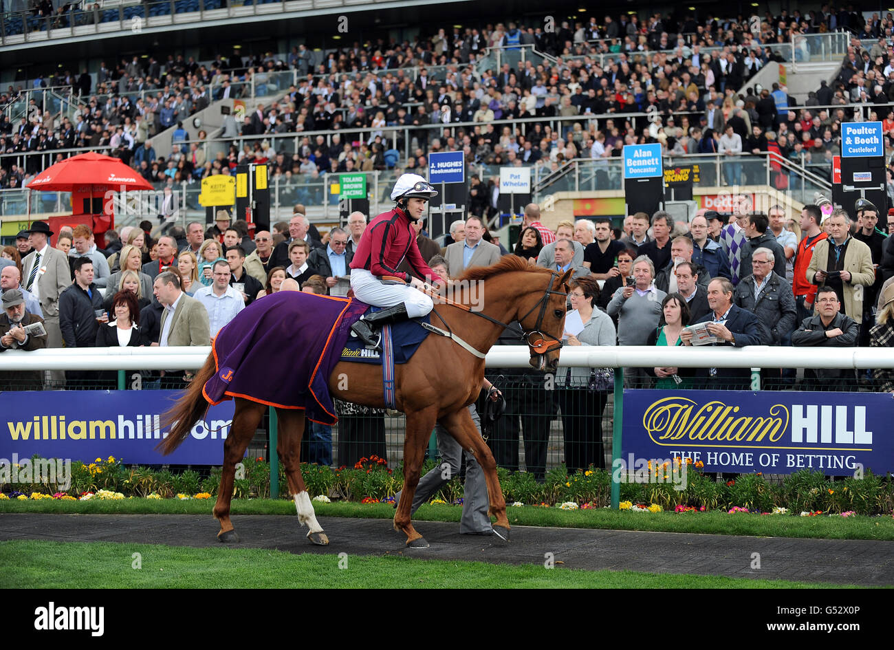 William hill lincoln doncaster hi-res stock photography and images - Alamy