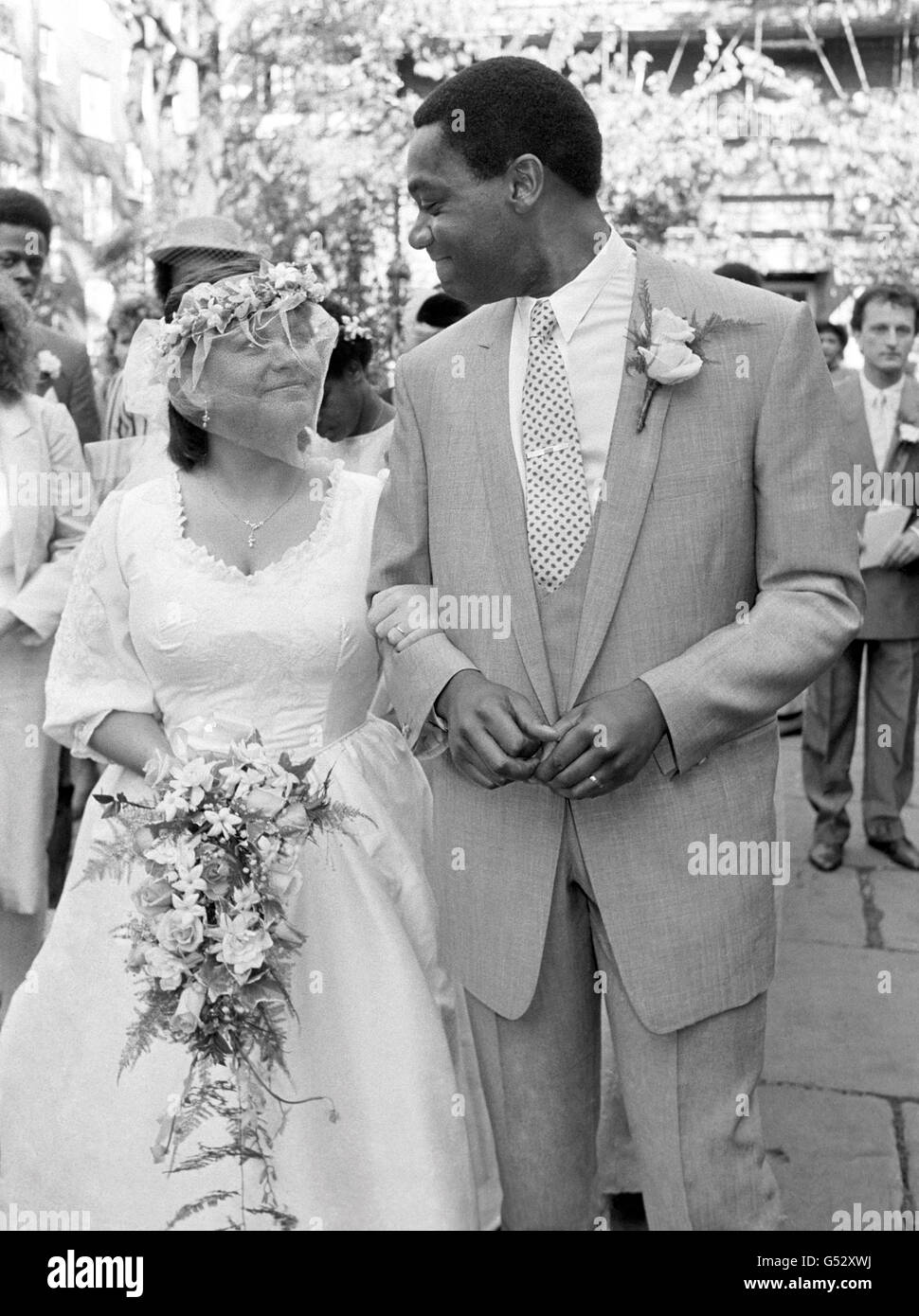 1980s wedding dress hi-res stock photography and images - Alamy