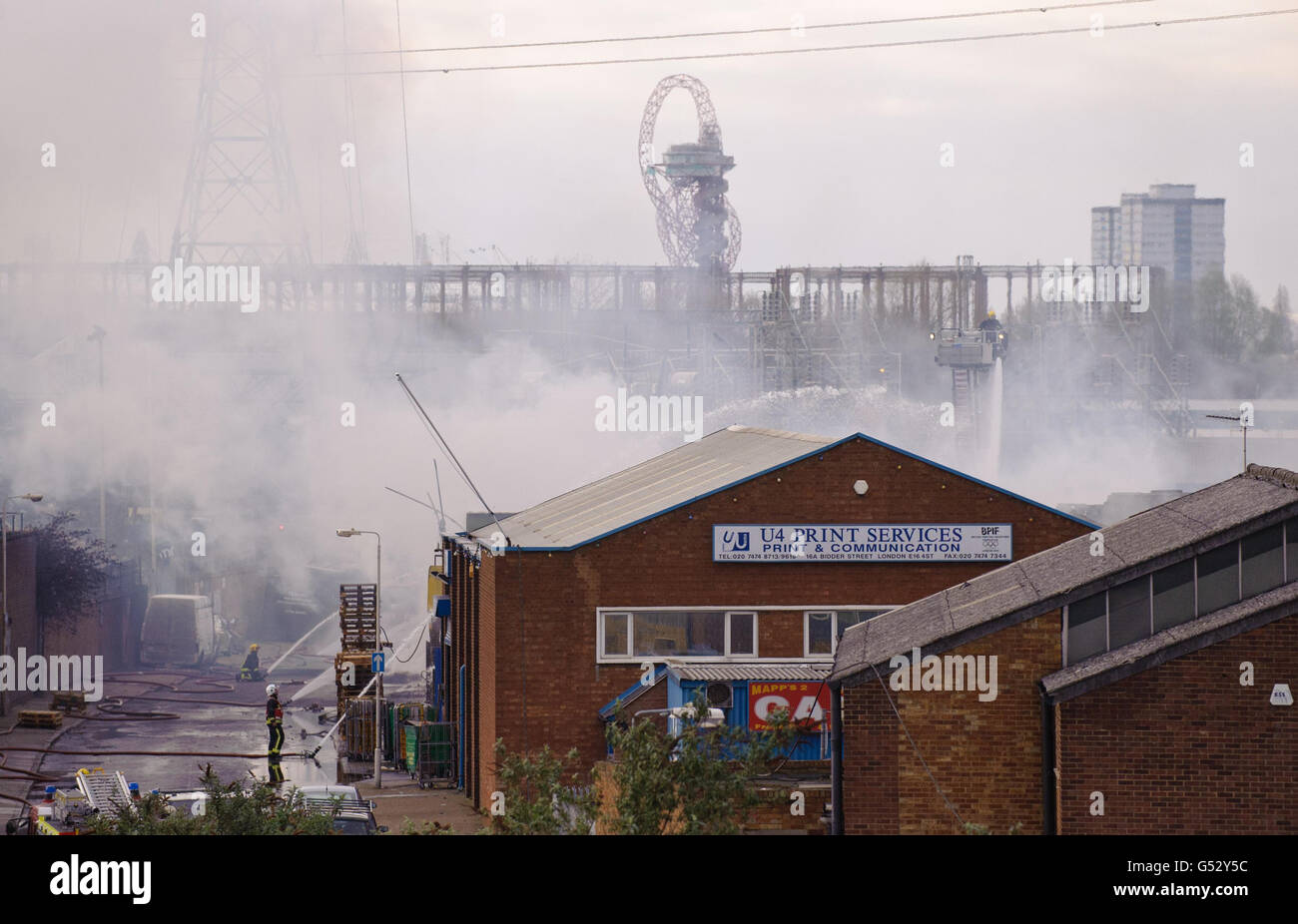 Firefighters scene fire in canning town hi-res stock photography and ...