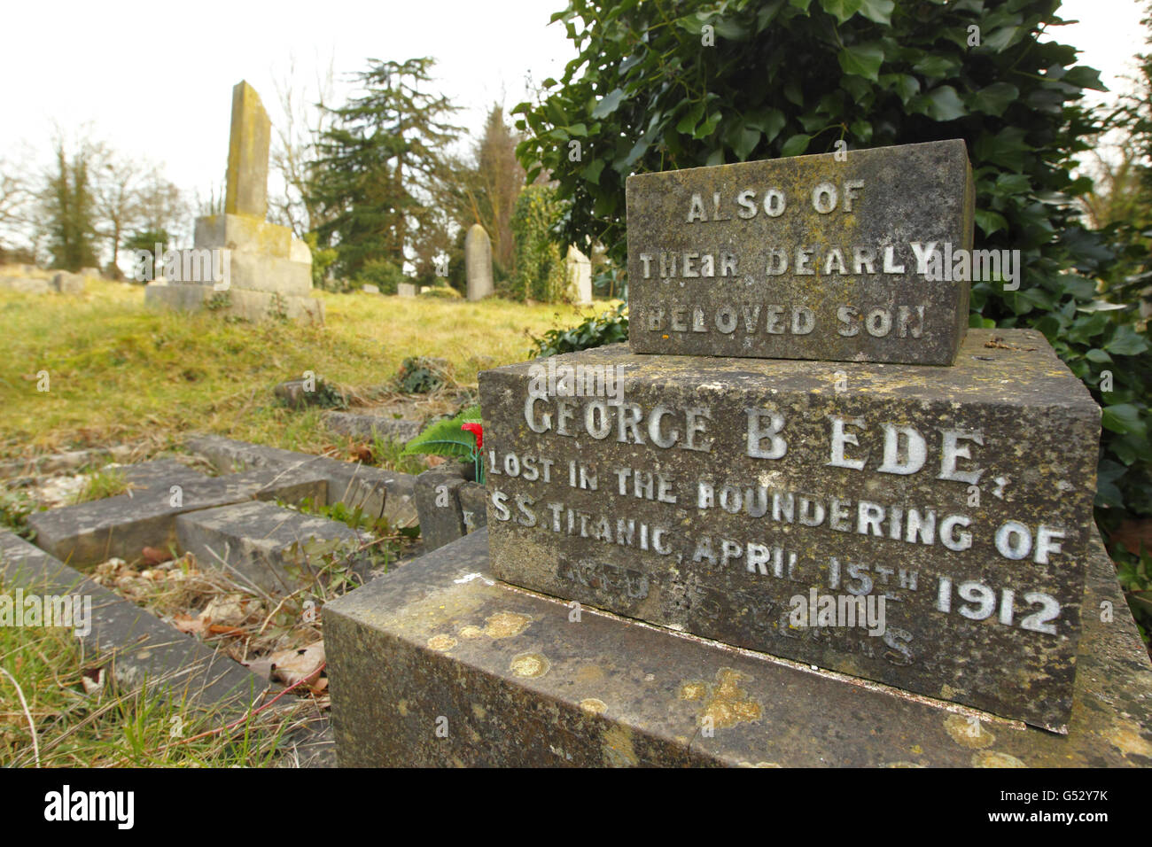 The grave of George Ede, a third-class steward who died aboard the RMS ...