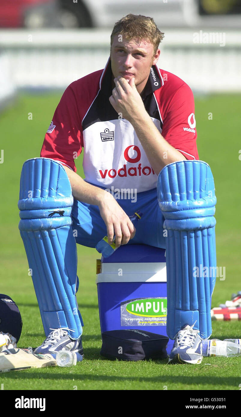 Cricket on ground andrew flintoff hi-res stock photography and images ...