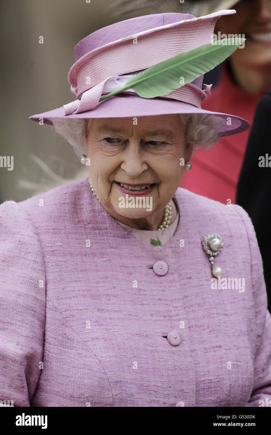Queen Elizabeth II leaves Saint George's Chapel in Windsor Castle after ...