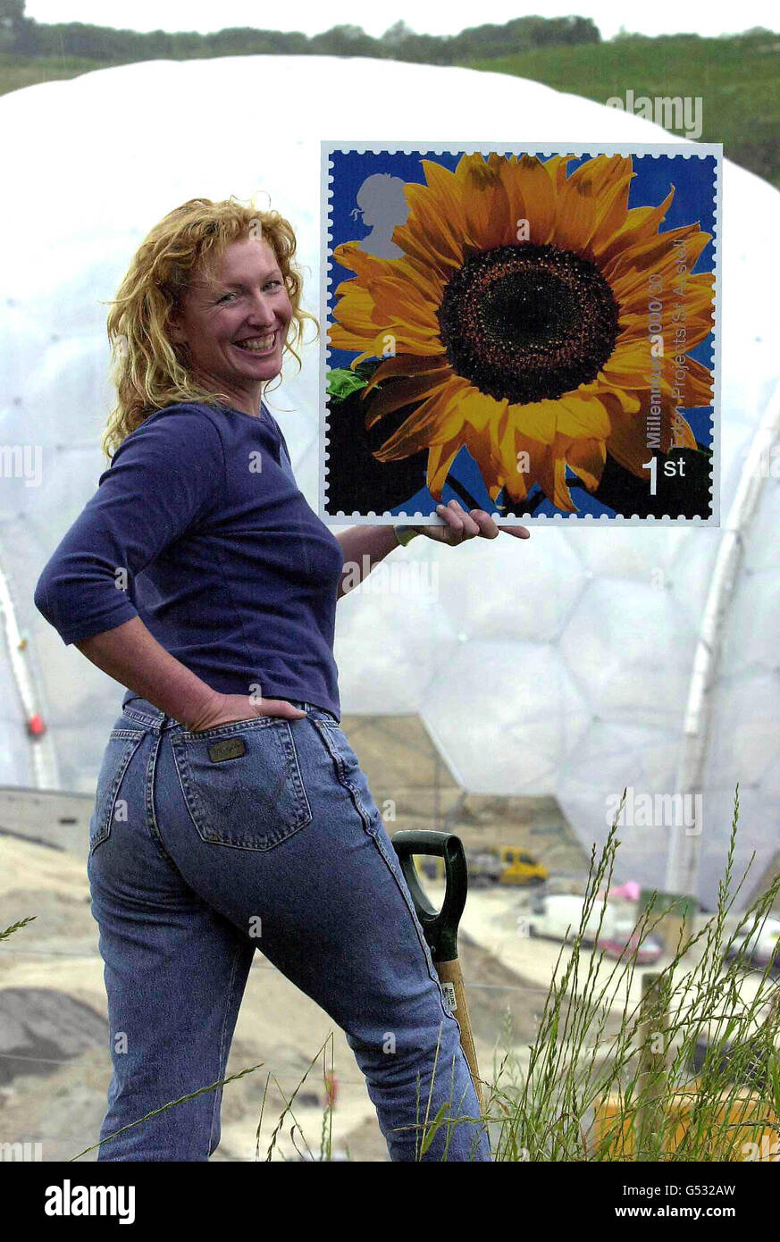 Charlie dimmock hi-res stock photography and images - Alamy