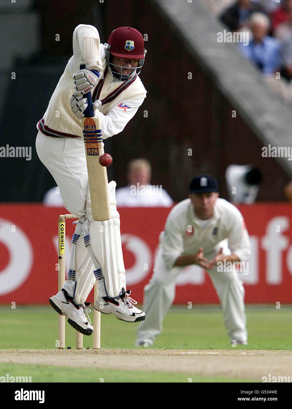 Defensive batting hi-res stock photography and images - Alamy