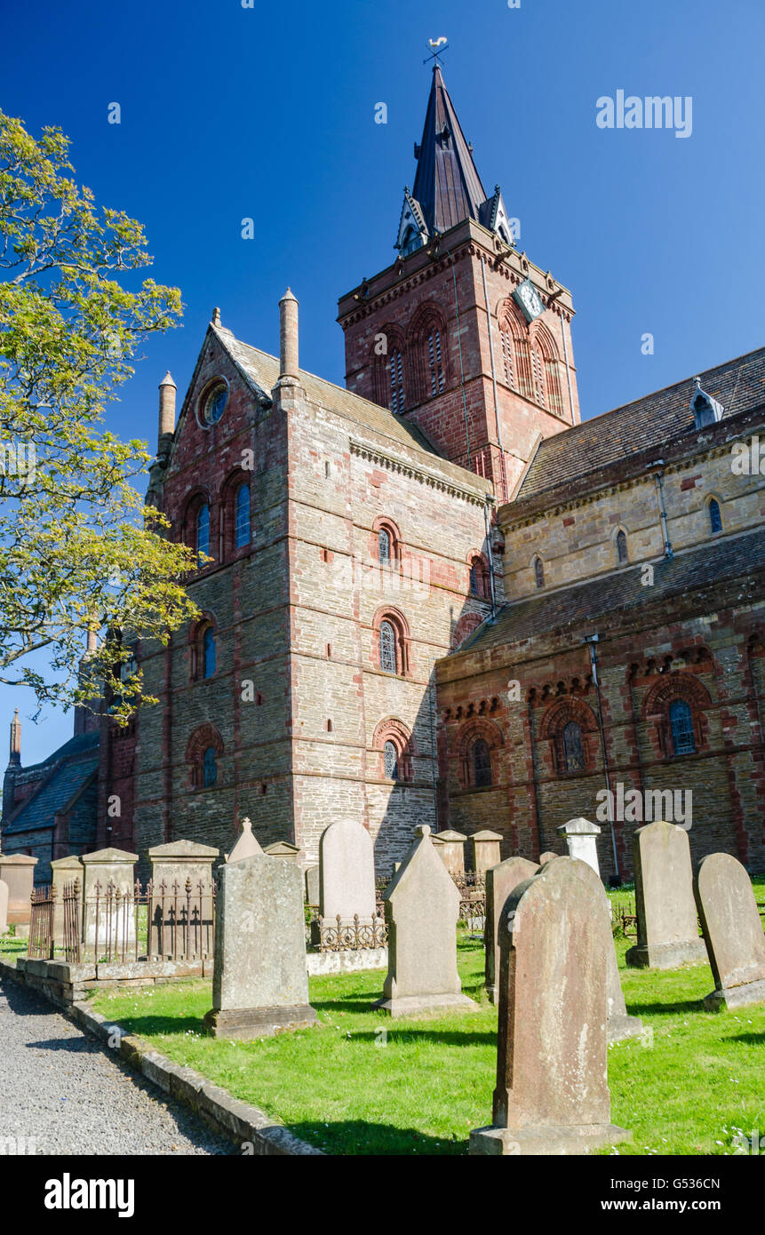 Kirkwall cathedral window hi-res stock photography and images - Alamy