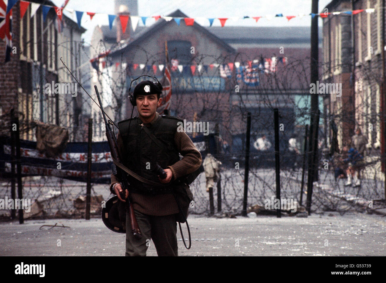 THE TROUBLES 1969: A British soldier of the Queen's Regiment on duty ...