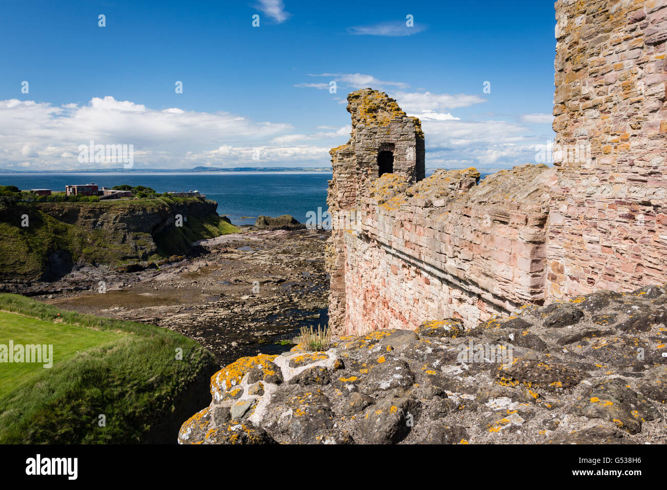 United Kingdom, Scotland, East Lothian, North Berwick, Tantallon Castle ...