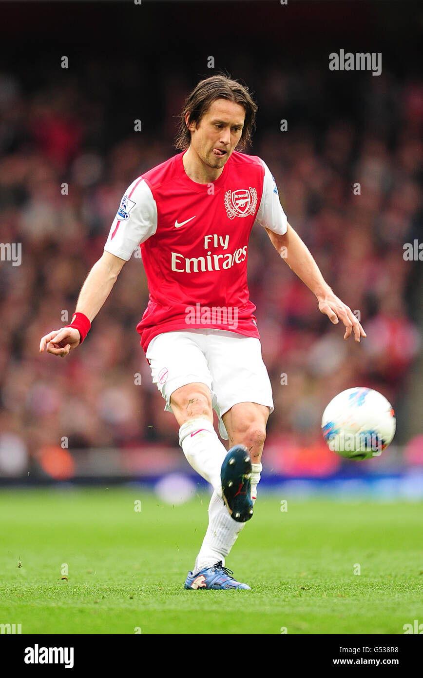 Emirates stadium tomas rosicky hi-res stock photography and images - Alamy