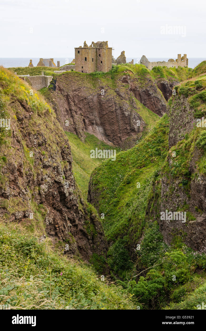 United Kingdom, Scotland, Aberdeenshire, Stonehaven, Dunnottar Castle ...