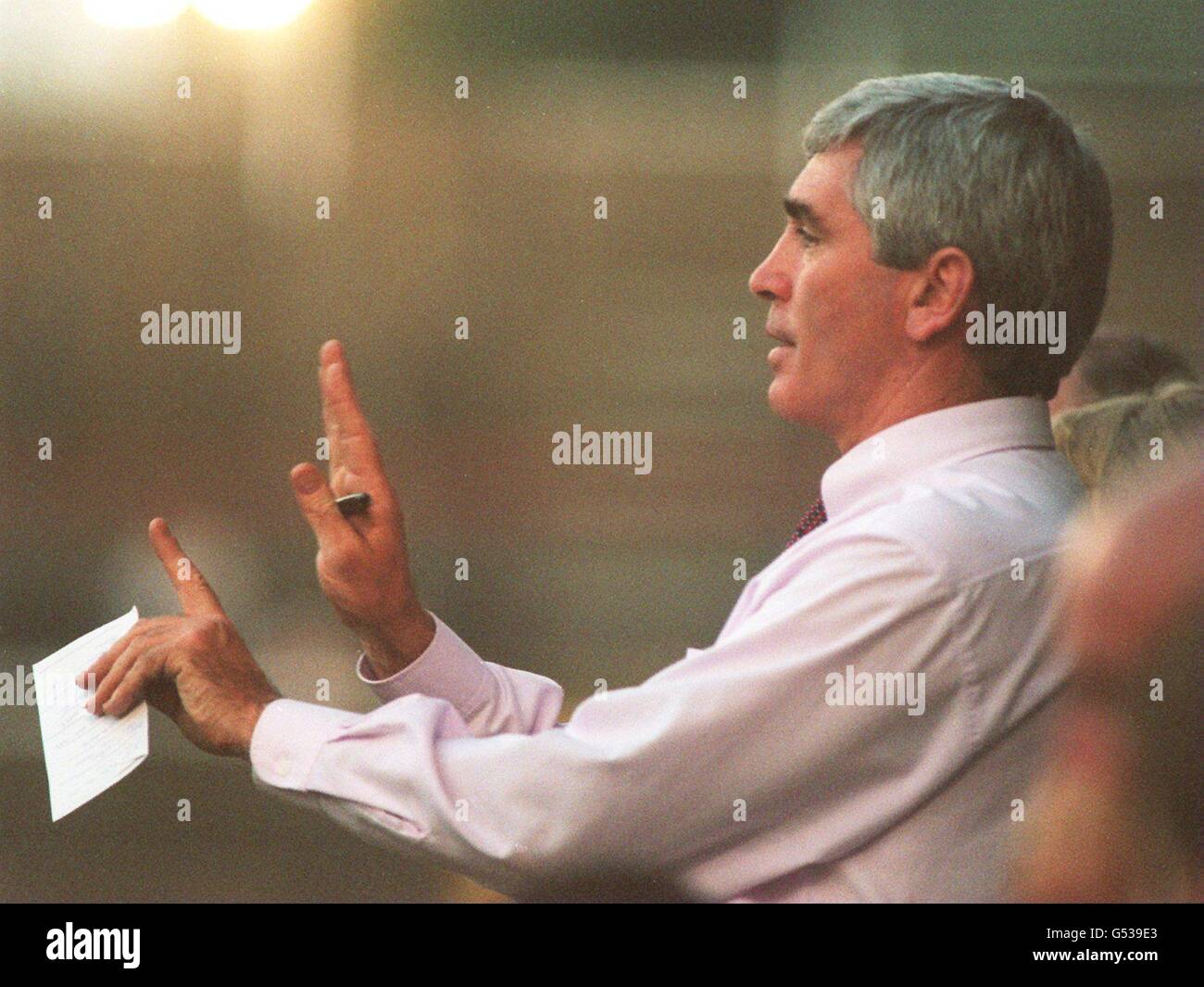 SOCCER. IAN BRANFOOT, COACH, FULHAM Stock Photo - Alamy