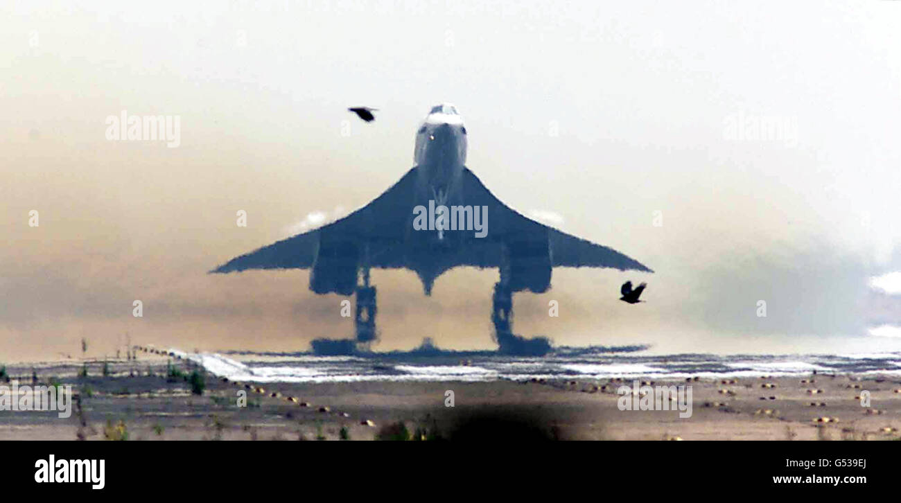 Concorde flying new york hi-res stock photography and images - Alamy