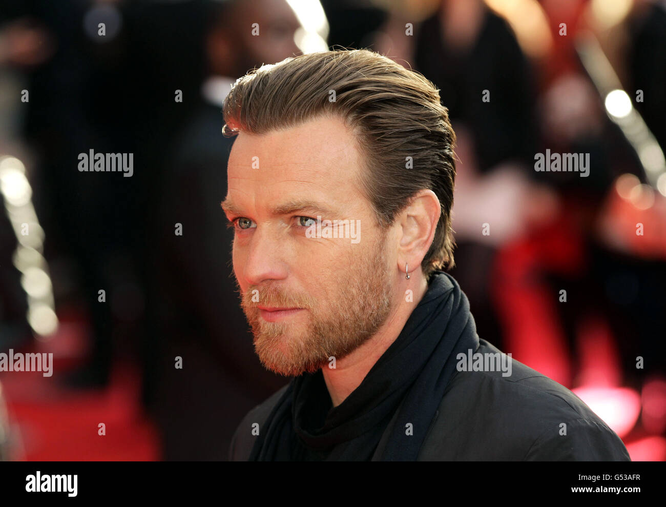 Showbiz yemen headshot head shot hi-res stock photography and images ...