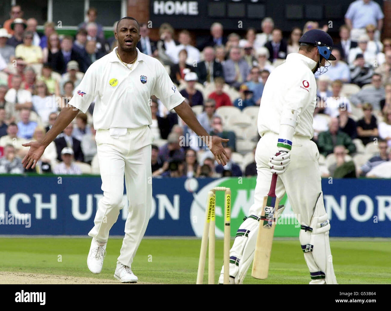Cricket Eng V WI Walsh Stock Photo - Alamy