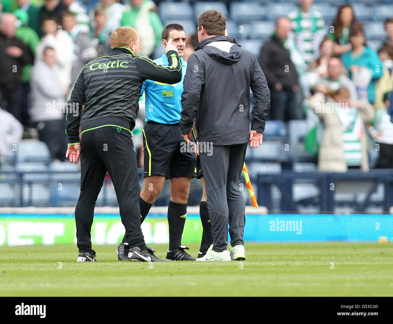 Celtic's Neil Lennon argues with the Referee Euan Norris during the ...