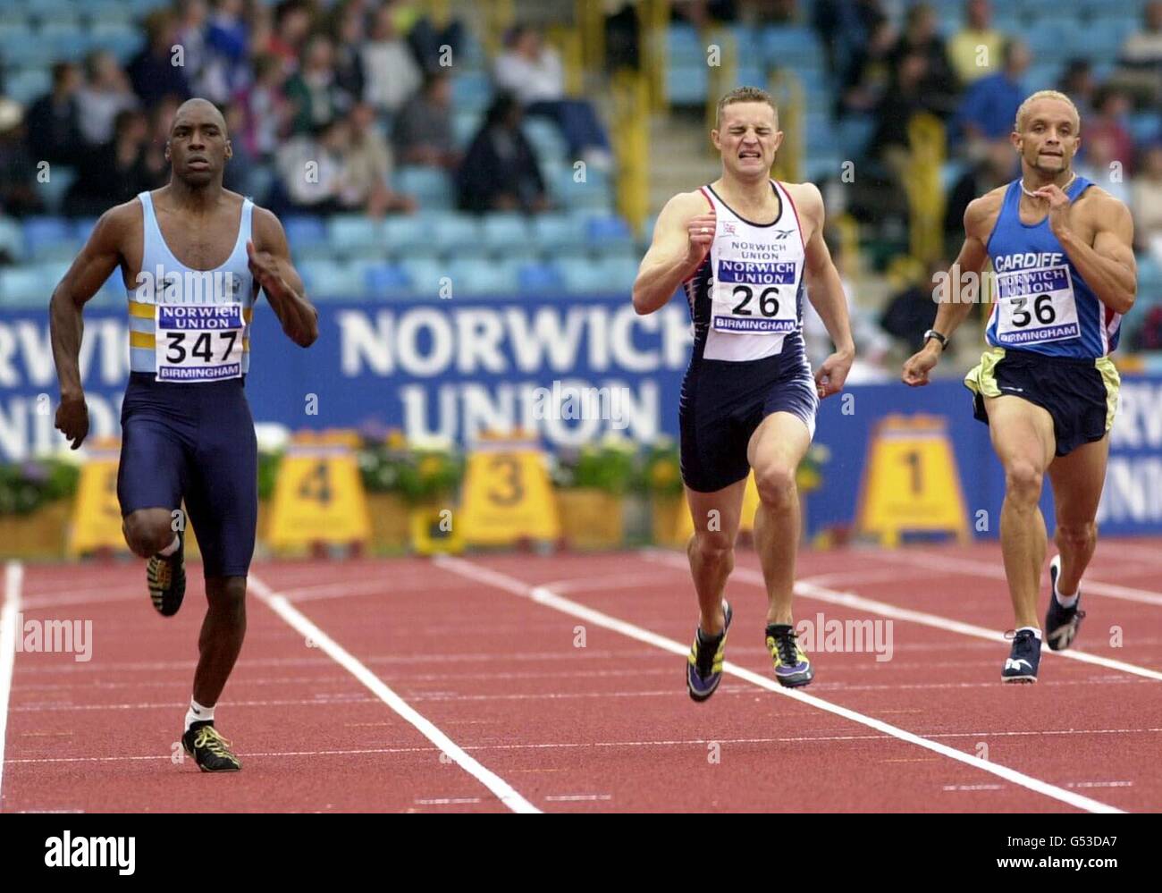Action from the mens 400m final hi-res stock photography and images - Alamy