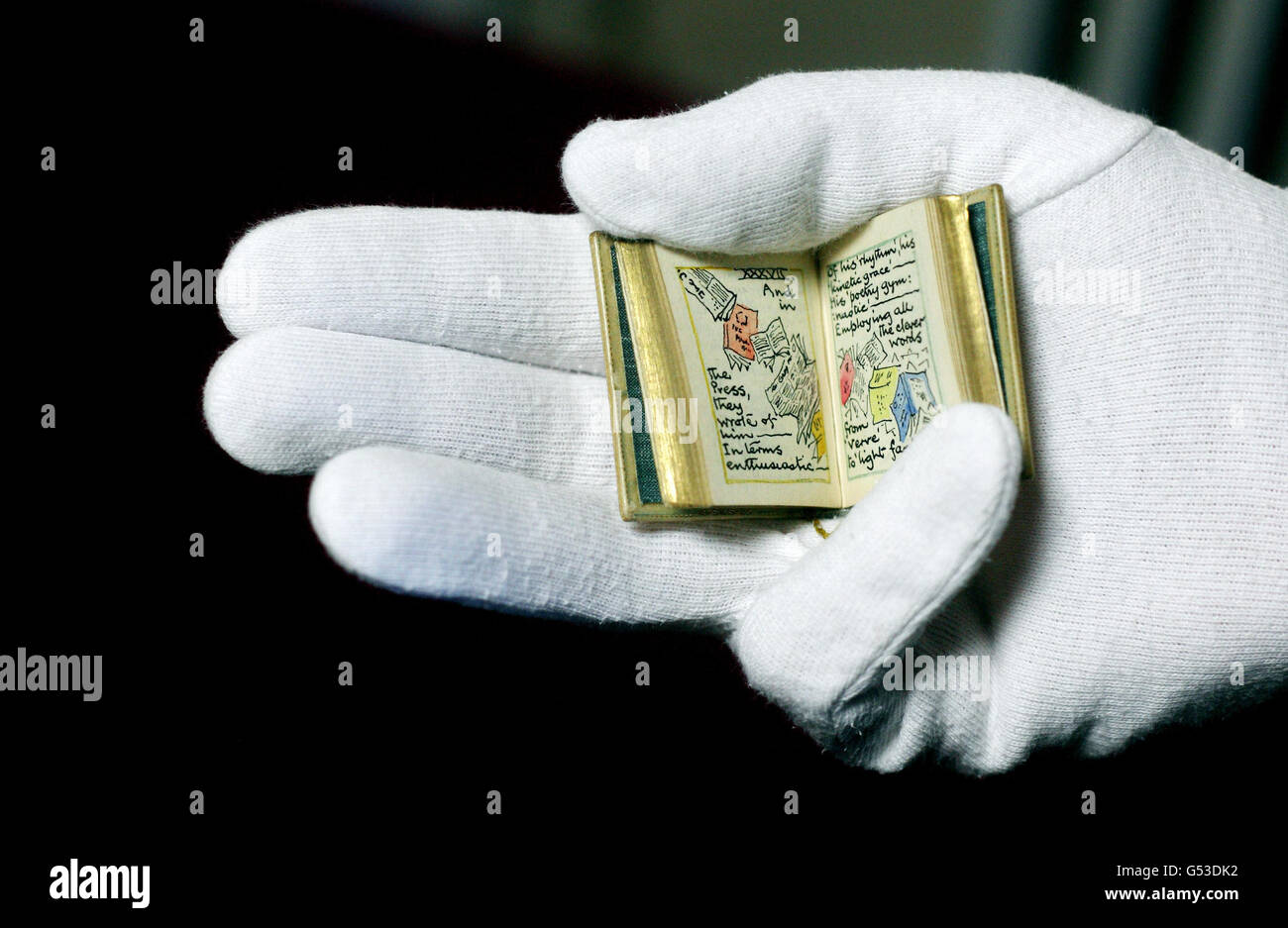 Queen mary's dolls' house hi-res stock photography and images - Alamy