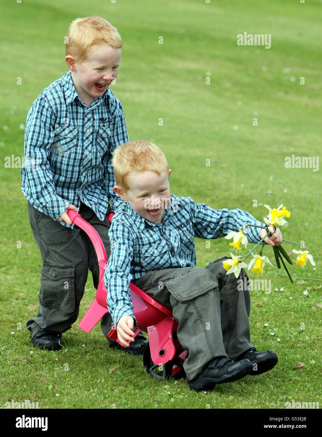 Standalone twin brothers james left and thomas hi-res stock photography ...